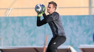 Максим Коваль пропустил очередной курьезный мяч в карьере (Видео)