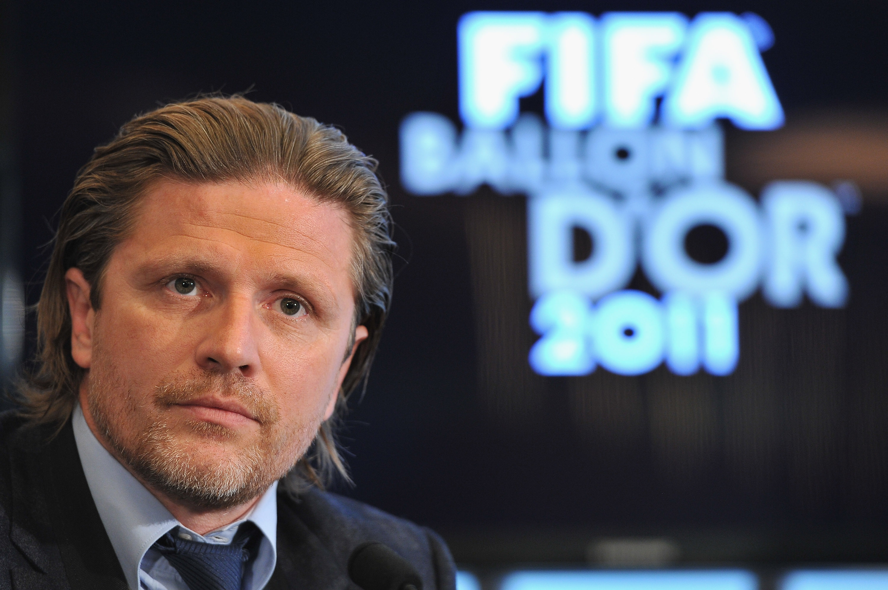 Critica di Emmanuel Petit alla paura del PSG in Champions League ...