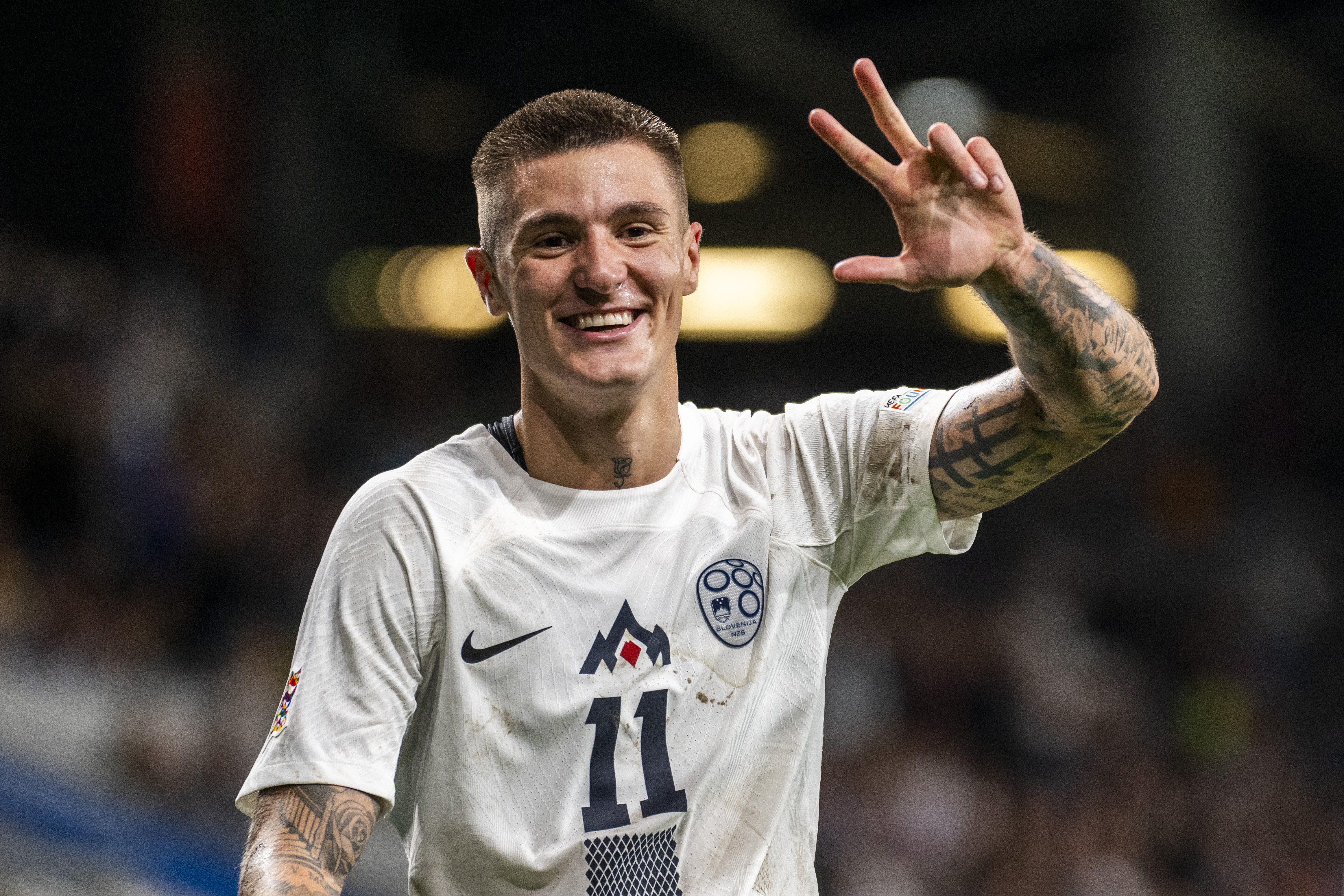 Manchester United finalise le transfert de Benjamin Sesko en provenance ...
